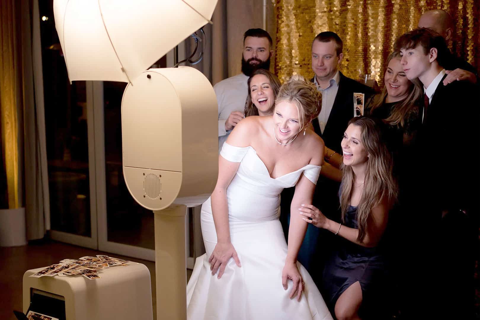 Photo Booth Rental | DSLR Booth by Magnisimo